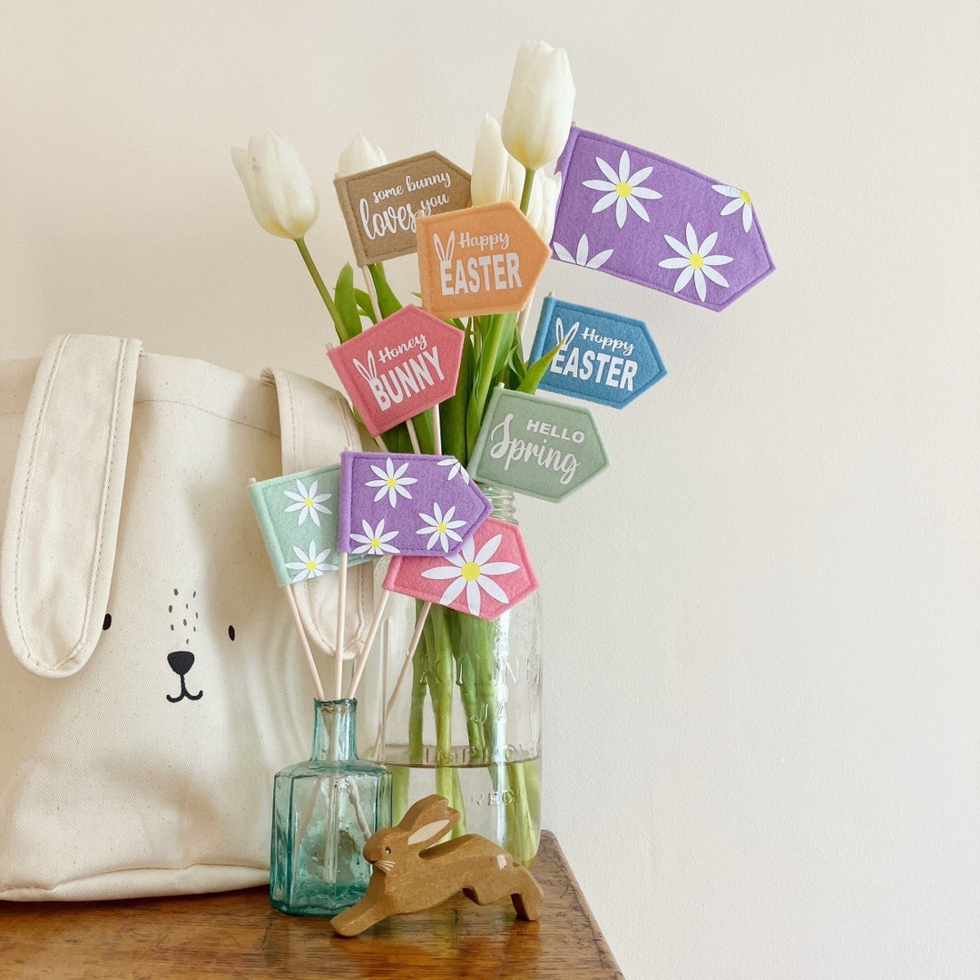 Easter & Hello Spring Felt Flag Decorations Banners Hoppy Easter Bunny ...