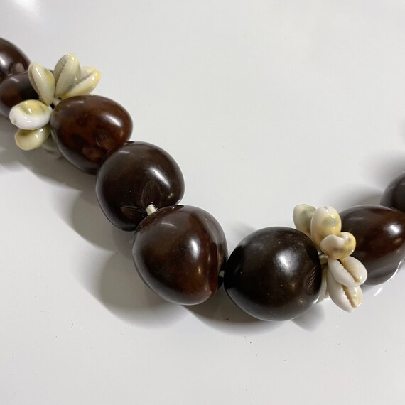 Long Vintage Natural Hawaiian Kukui Nut and Shell Nec… - Gem