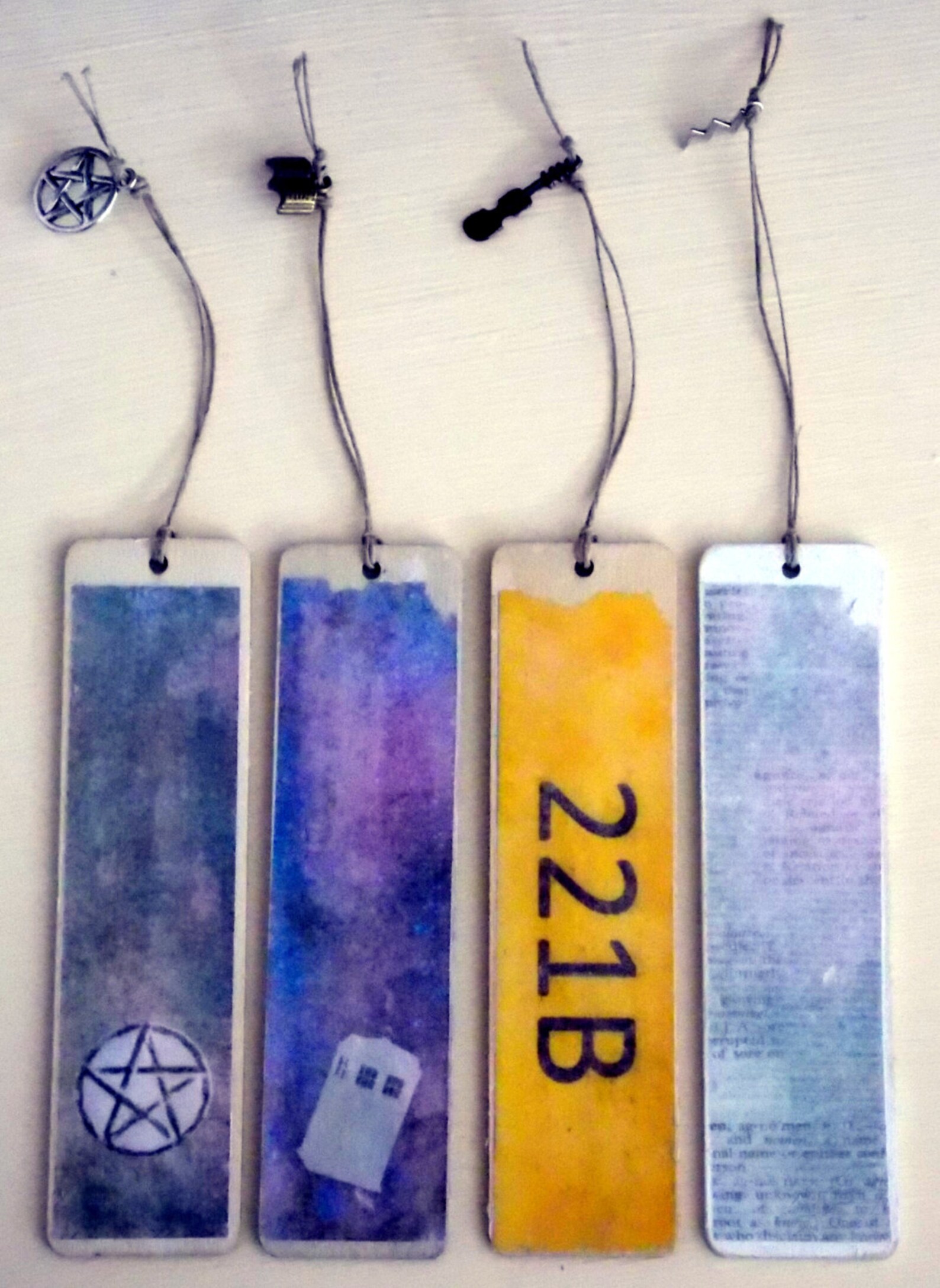 Rustic Fandom Bookmarks - Etsy Canada