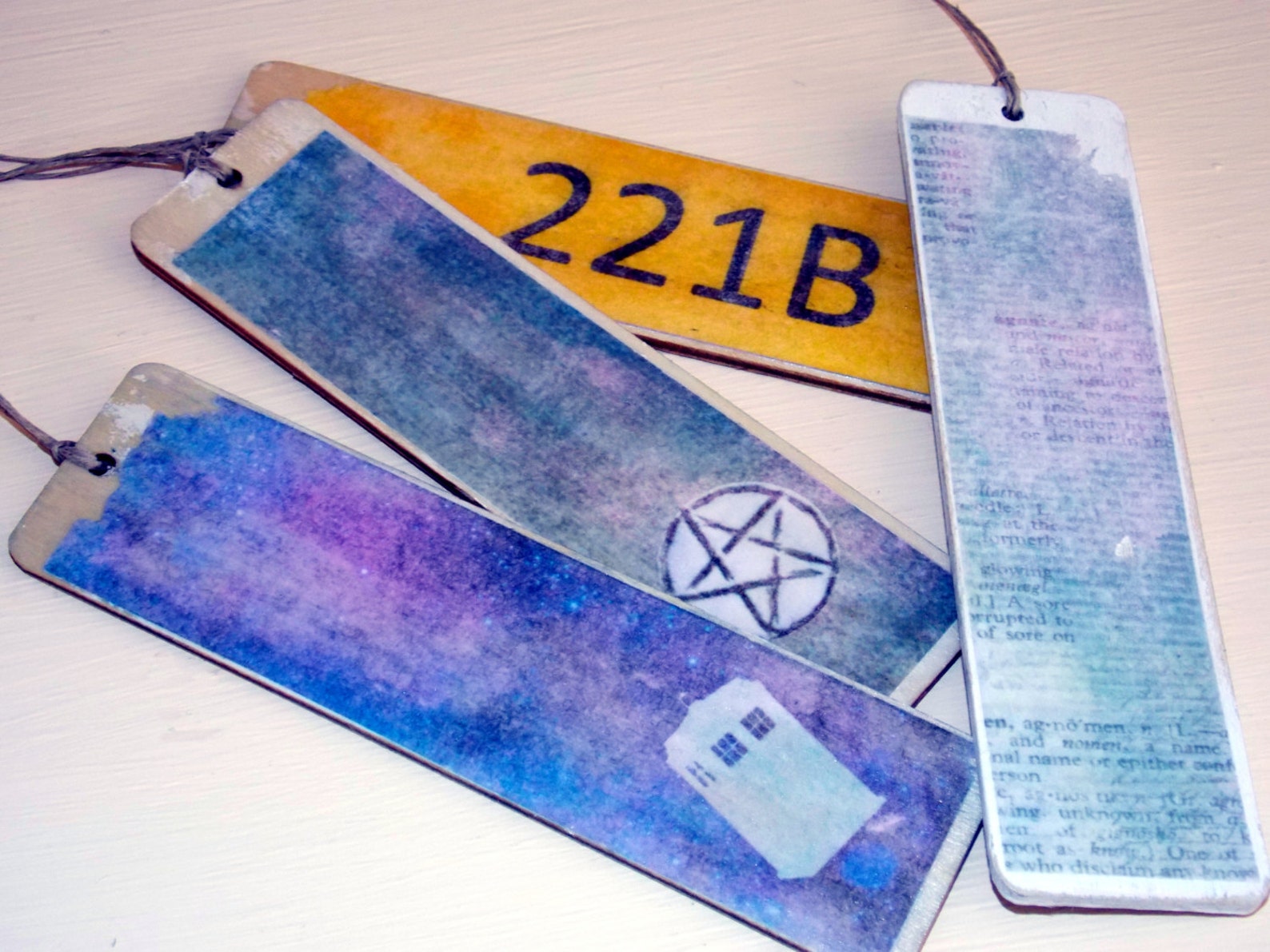 Rustic Fandom Bookmarks - Etsy Canada