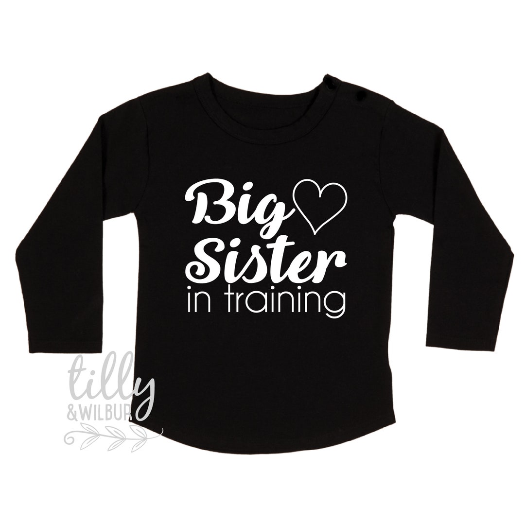 Big Sister In Training Girls T-Shirt Pregnancy Announcement - Etsy.de