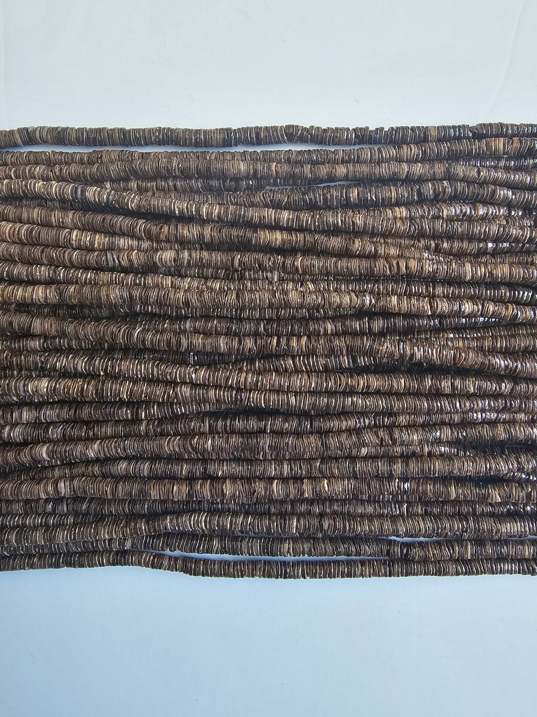 Baby Olive shell heishi beads 2.2 3 mm 24 - Etsy 日本