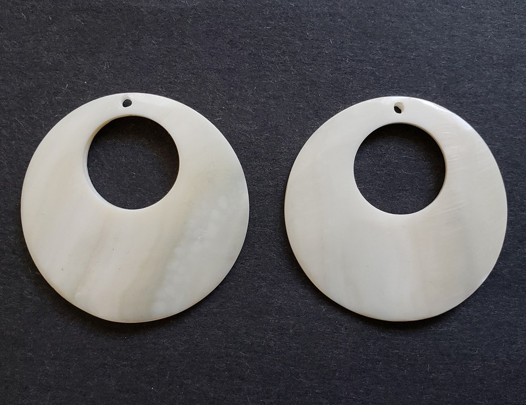 White Kabibi Shell Round Pendant (45 Mm) - Etsy