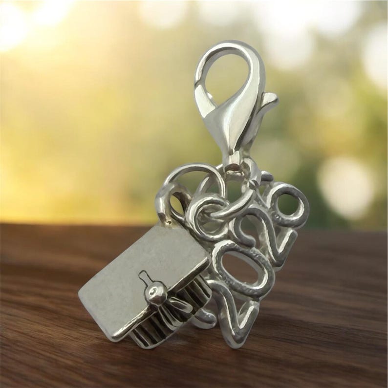 Graduation Hat - Mortar Board 2026 Clip on Charm With 4 Gift Options ...