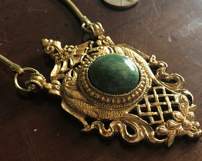 Vintage Gold Pisces Fish Crest With Green Stone Pendant Necklace Fish ...
