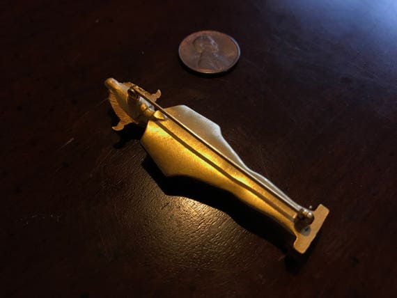 Egyptian Revival Golden Osiris Brooch - Weighing of t… - Gem