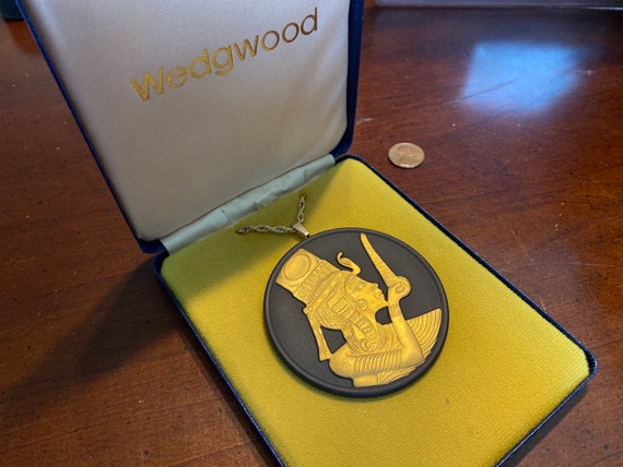 Vintage 24k Gold and Black Basalt Queen Ankhesenamun … - Gem