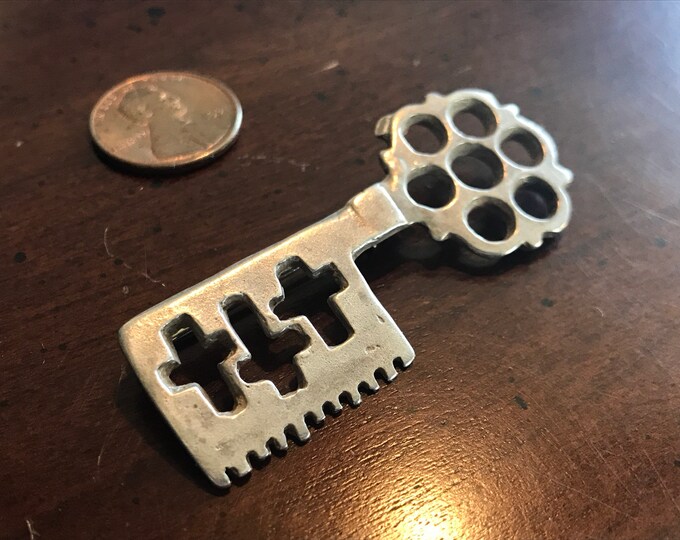 Gothic MMA Sterling Silver Skeleton Key Brooch Vintage Metropolitan ...