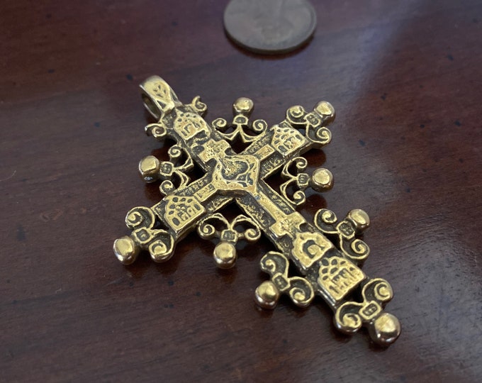 Vintage MMA Cleo Stylized Gold Cross Pendant - Metropolitan Museum of ...