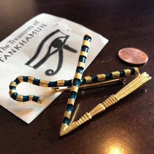 MMA Egyptian Revival Royalty Crook and Flail Pin Brooch - Emblem of ...