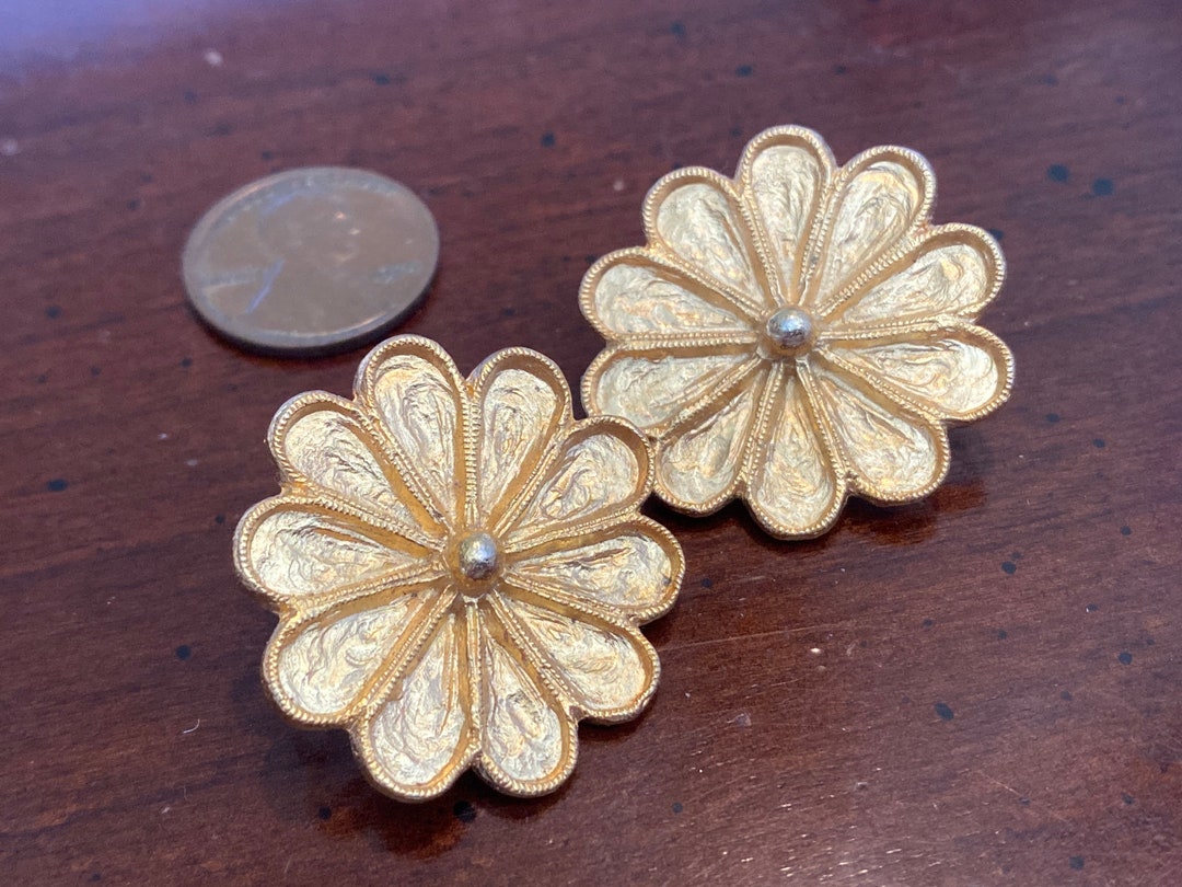 Vintage Golden Flower Clip on Earrings - Daisy Earrings - Alva Museum ...