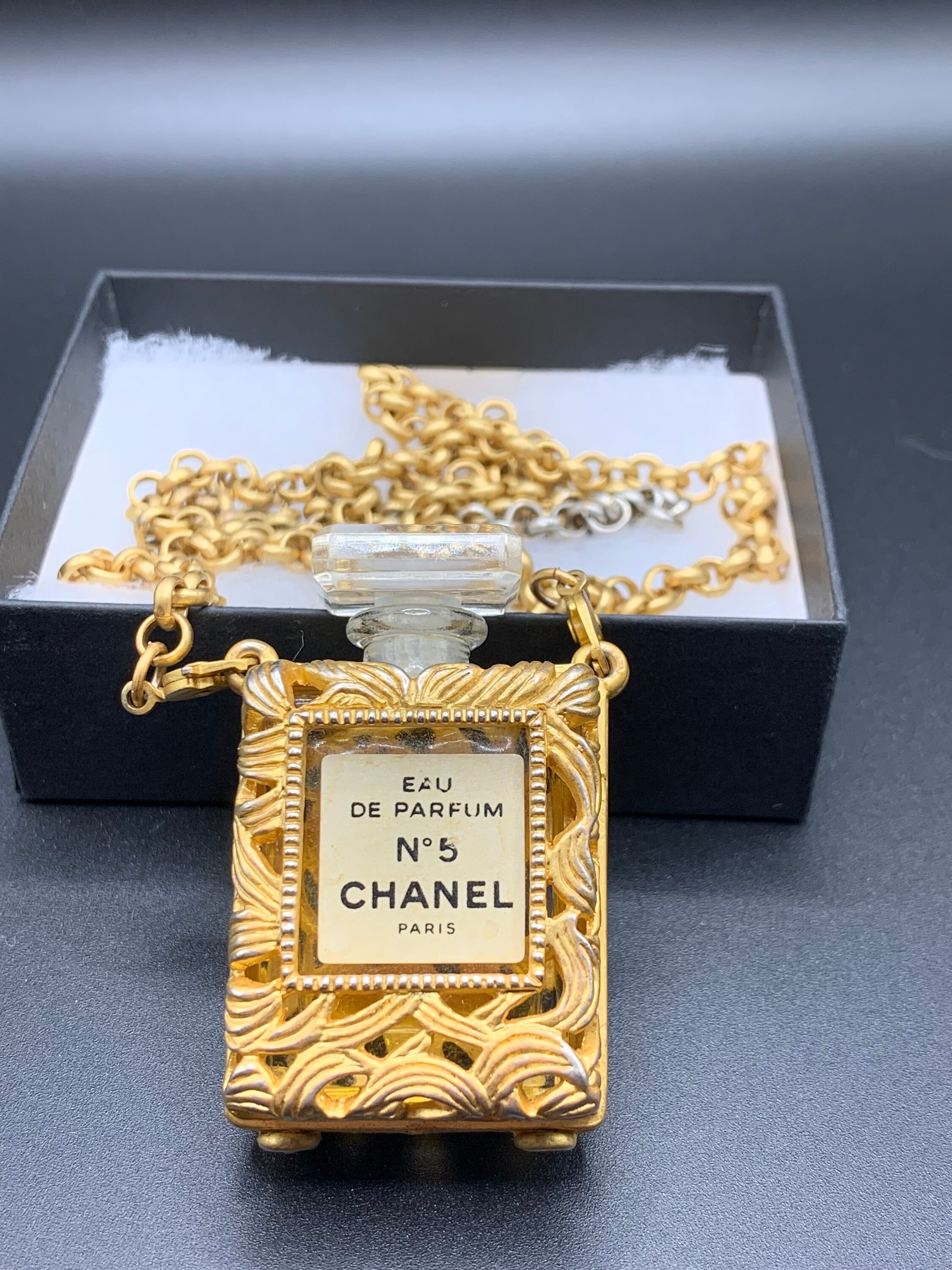 Vintage 1990's Authentic CHANEL Gold Toned No 5 Perfume Chain Necklace ...