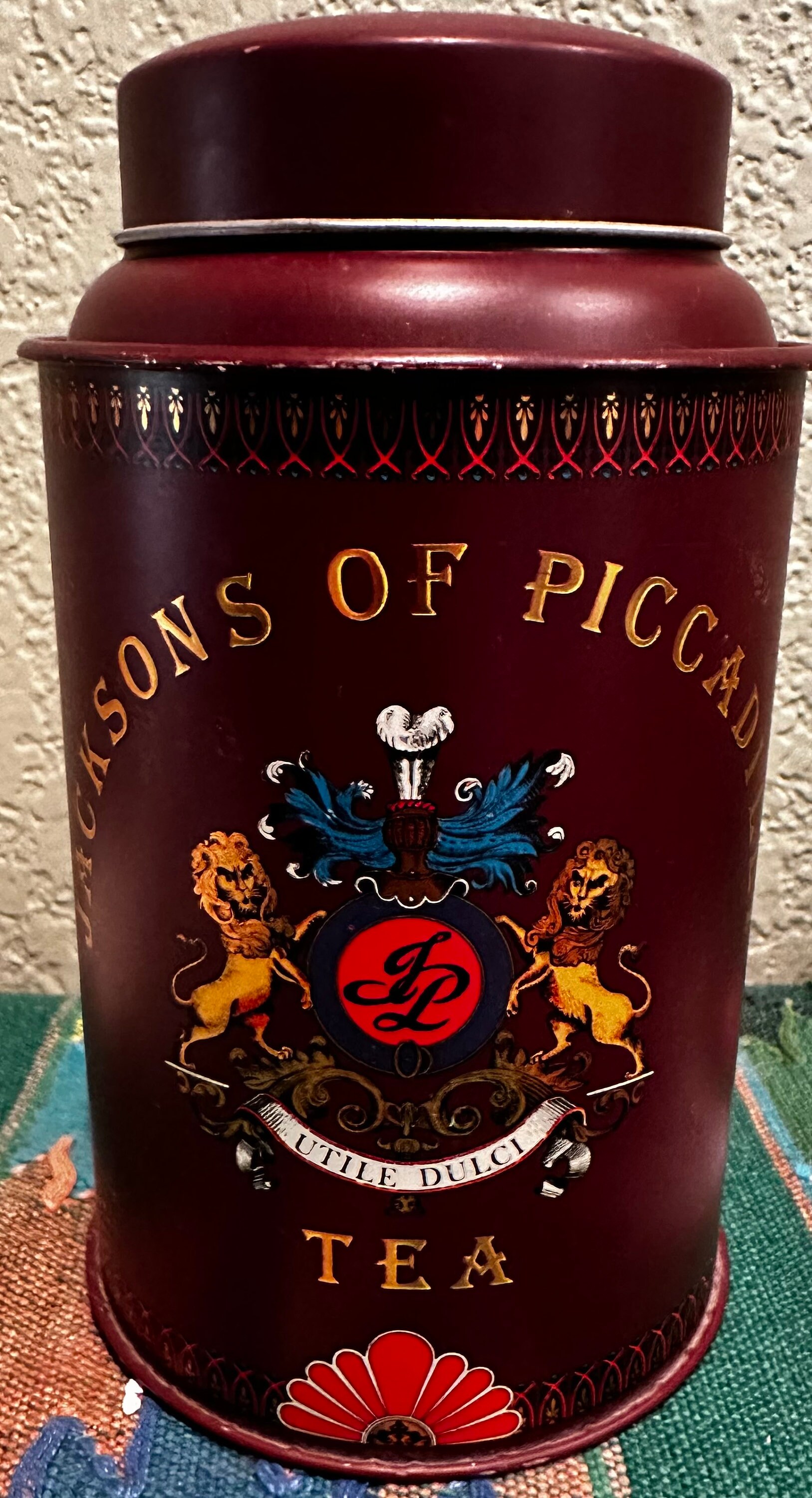 7 Vintage Tea Tins and 1 Wooden Tea Box - Etsy