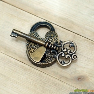 Antique Flowers Carved PADLOCK With BIG SKELETON Keys Solid Brass ...