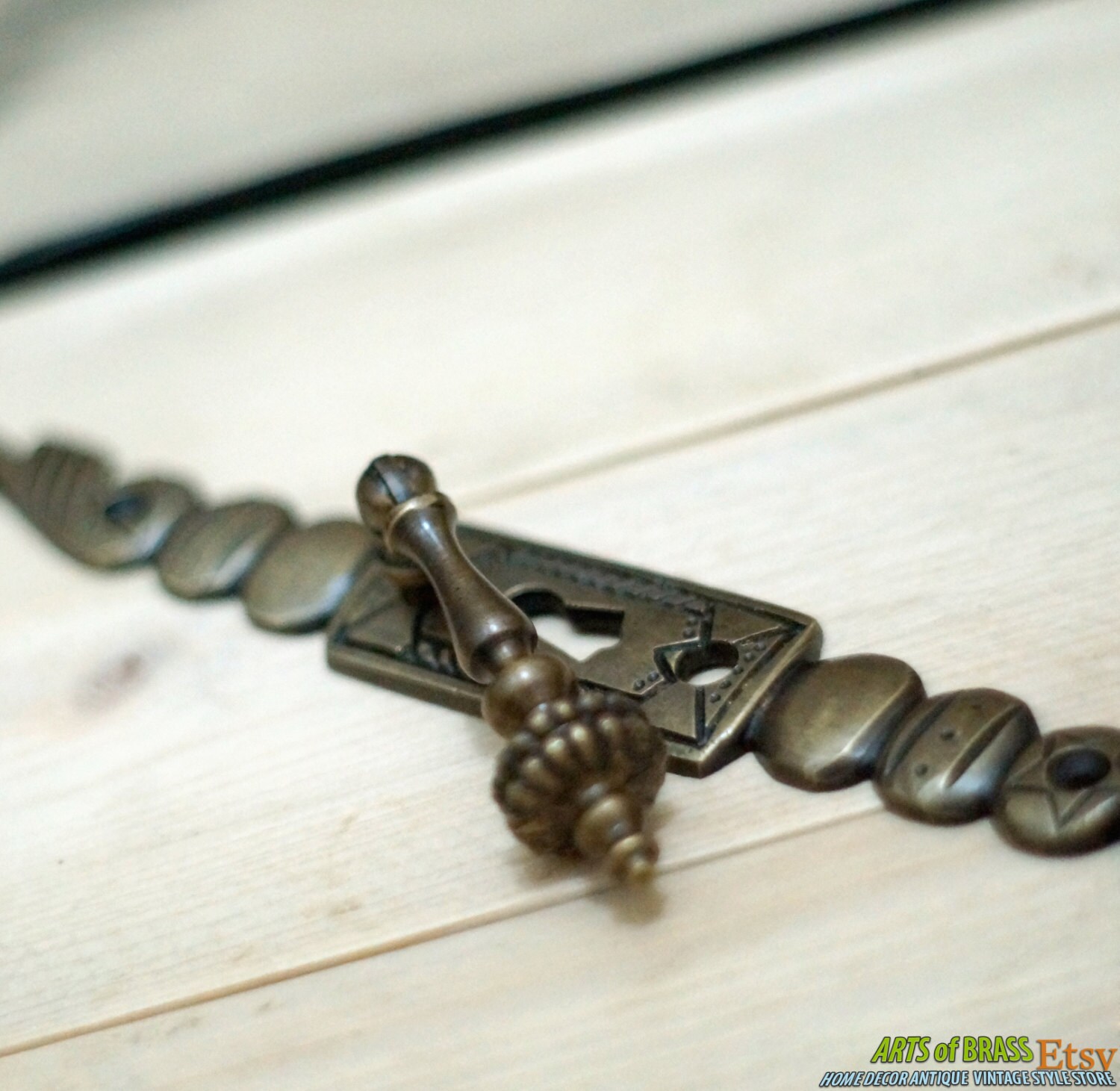 11.4" Inches Antique Vintage VICTORIAN KEY HOLE Plate With Tear Drop ...
