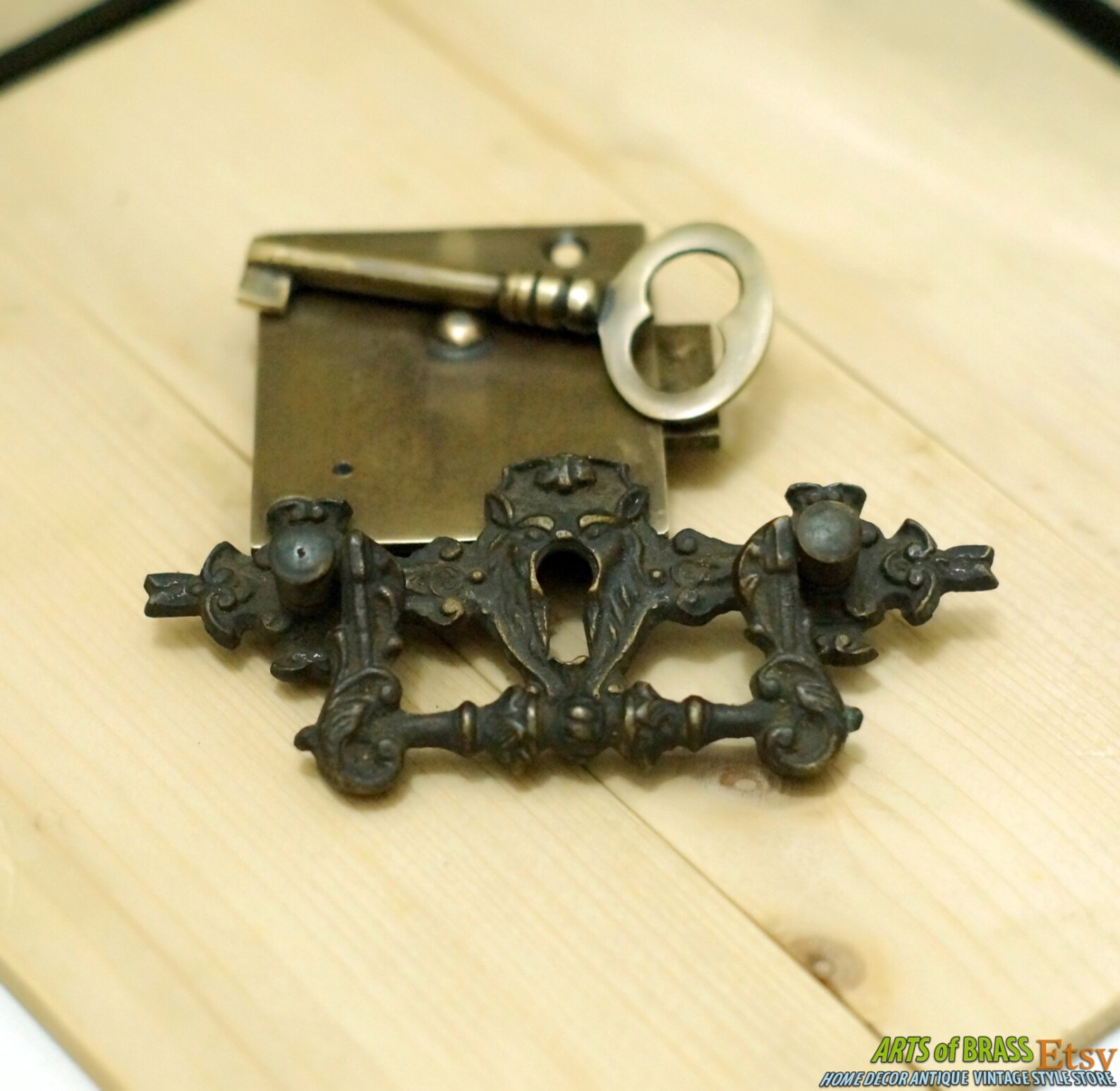 Set Antique Key Lock and SKELETON Key with BAT Night CREATURE | Etsy