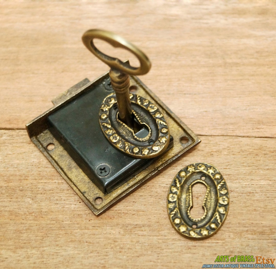 Antique Vtg Brass KEY LOCK & SKELETON Keys With Carved Flower Round Key ...