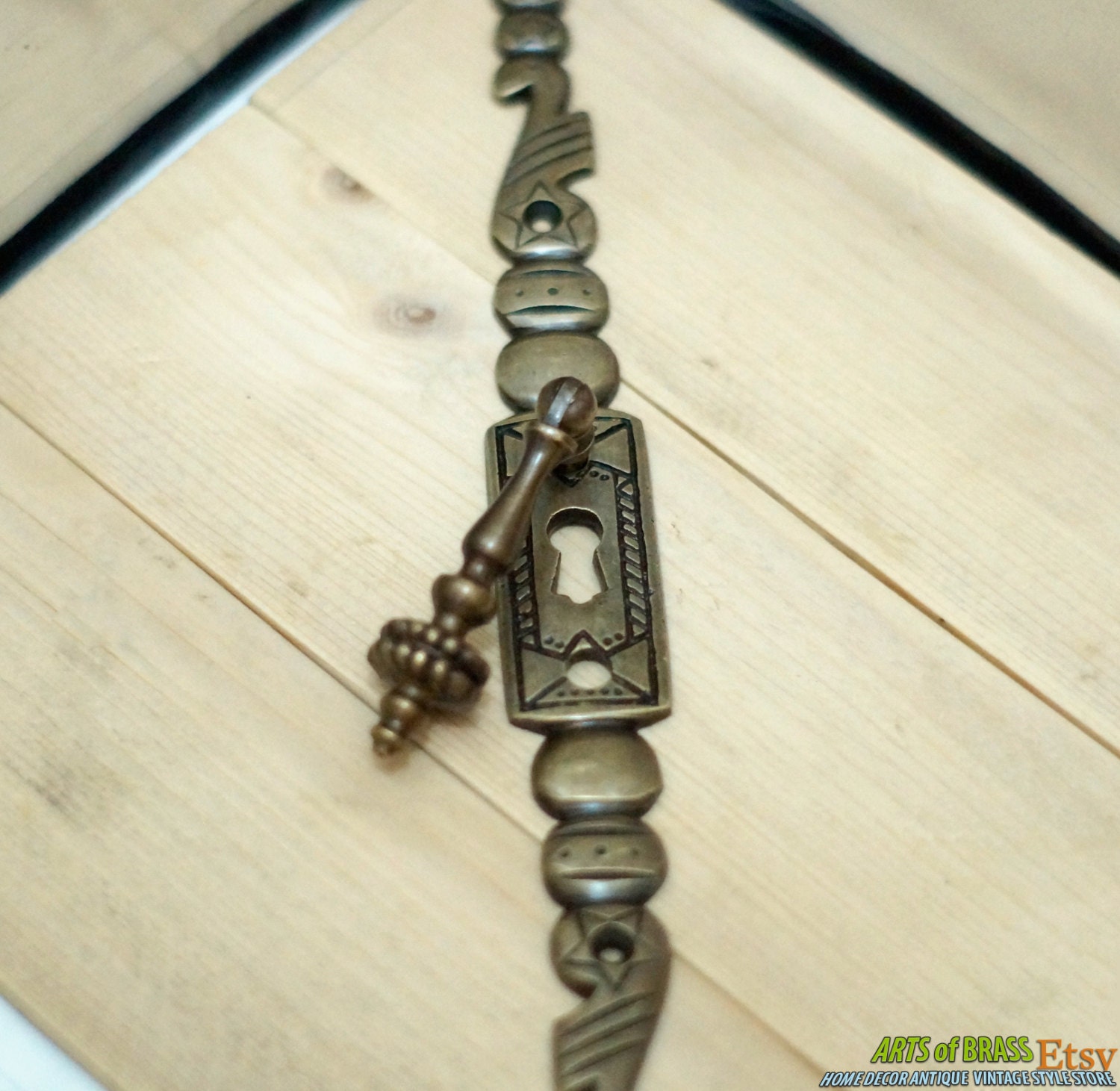 11.4" Inches Antique Vintage VICTORIAN KEY HOLE Plate With Tear Drop ...