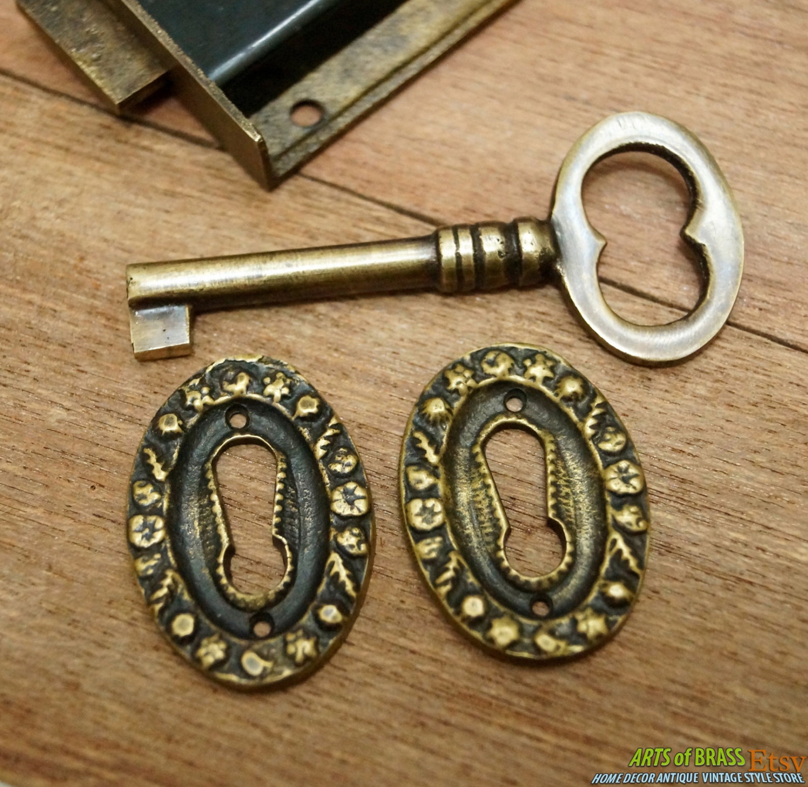 Antique Carved Flower Round KEY HOLE Vintage Key Lock and - Etsy