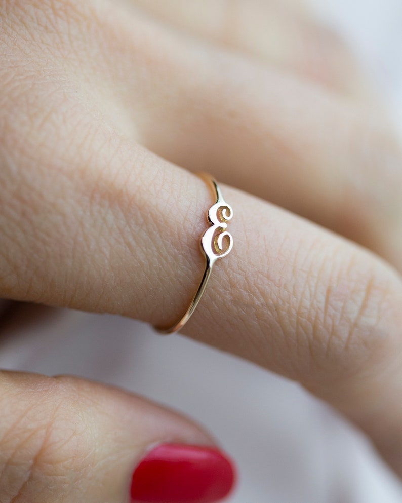 14k Cursive Letter Ring / Dainty Initial Ring in 14k Solid | Etsy