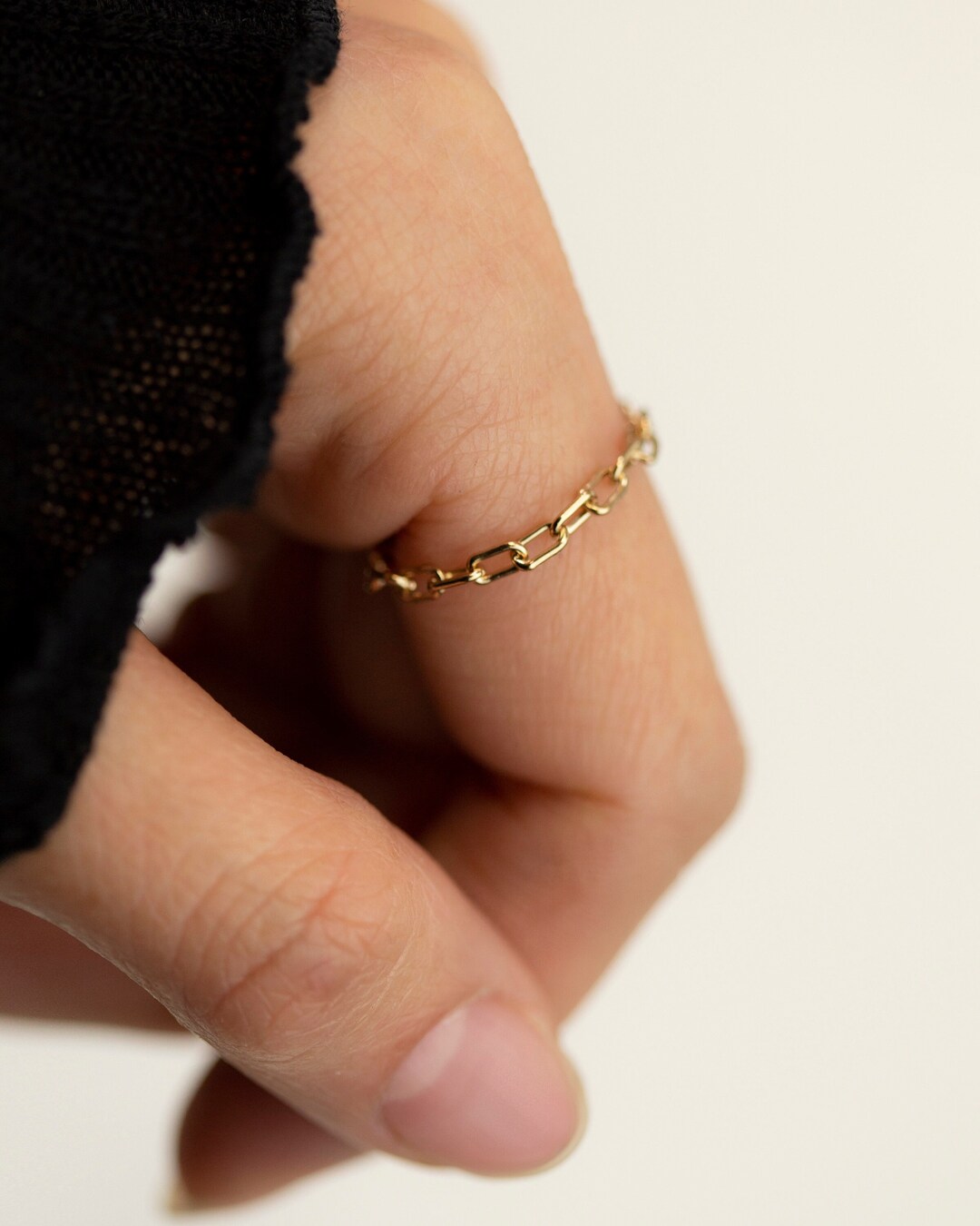 Paperclip Chain Ring // Dainty Chain Ring // Small Oval Link Chain ...