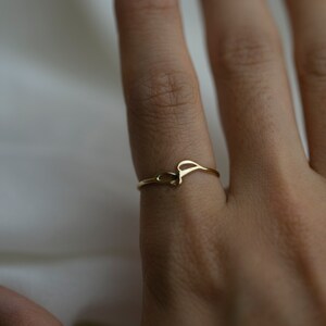 14k Cursive Letter Ring / Dainty Initial Ring in 14k Solid Gold / Gold ...