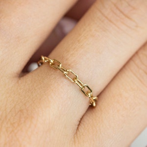 Paperclip Chain Ring // Dainty Chain Ring // Small Oval Link Chain ...