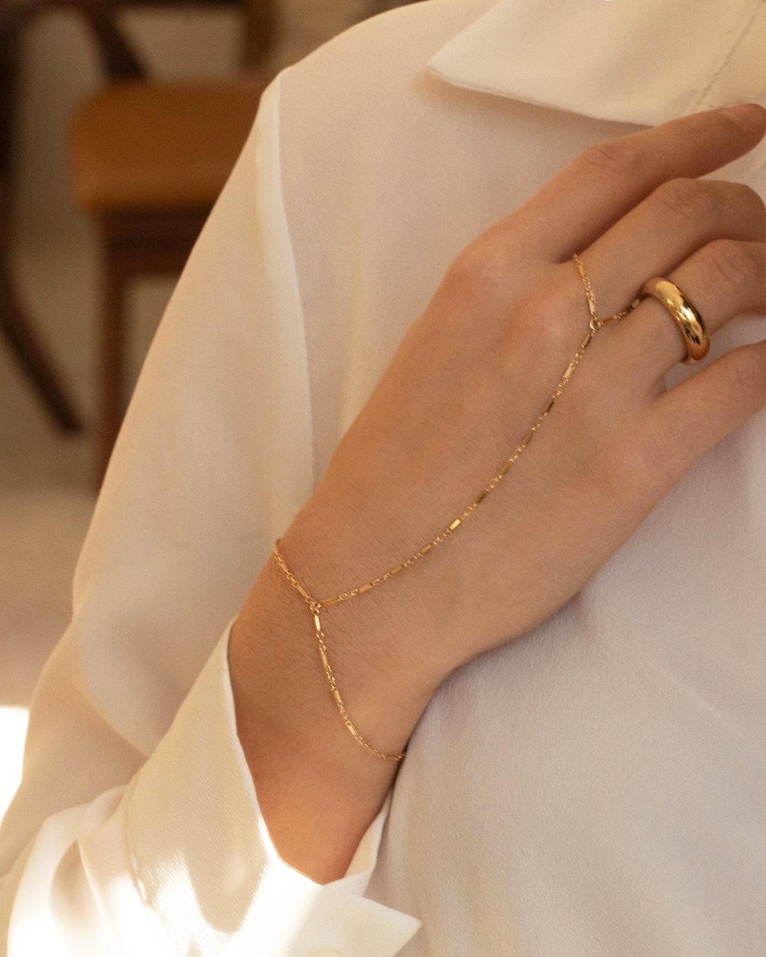 Hand Chain Bracelet, Dainty Bar Chain Bracelet / 14k Gold Filled ...