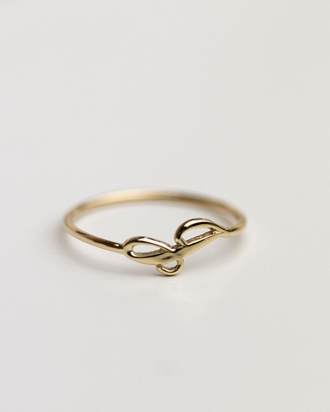 14k Cursive Letter Ring / Dainty Initial Ring in 14k Solid Gold / Gold ...