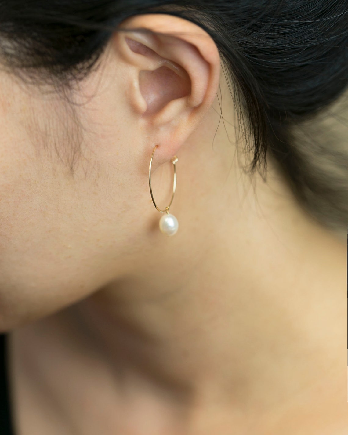 Pearl Wire Hoop Earrings // FreshWater Pearl dangle earrings | Etsy
