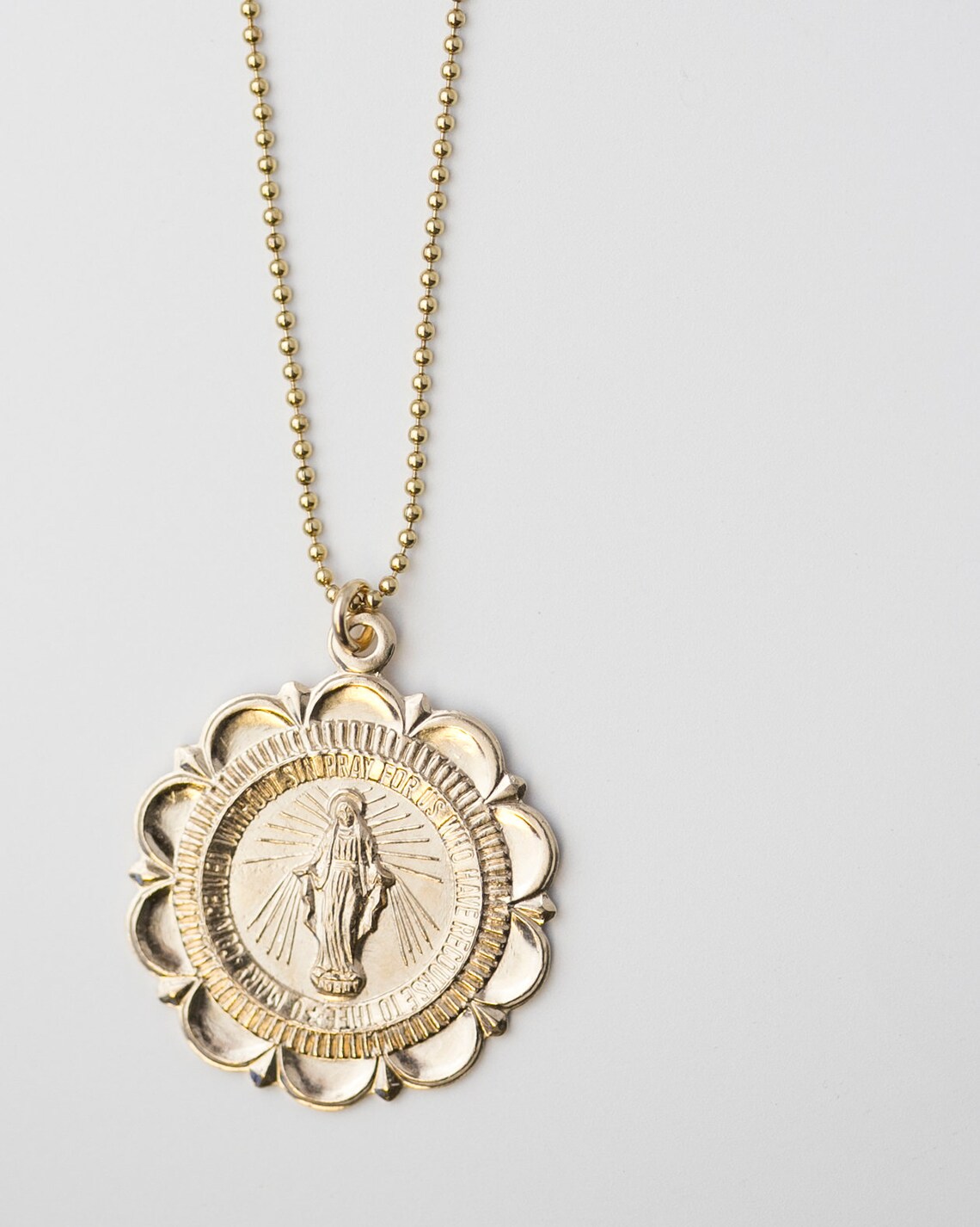 Virgin Mary Necklace / Religious Catholic Necklace / Gold - Etsy