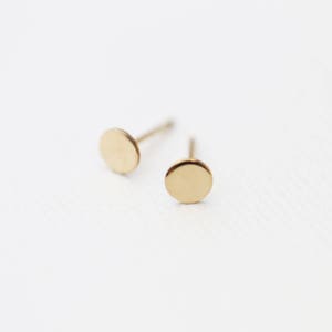 Simple Round Studs // Gold Filled Circle Stud Earrings / Everyday ...