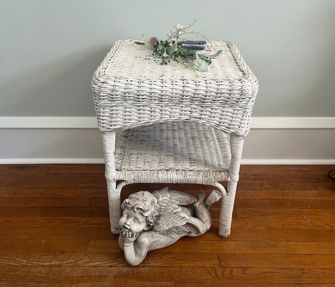 Vintage Wicker Side Table Porch Chippy Paint White Wicker Furniture ...