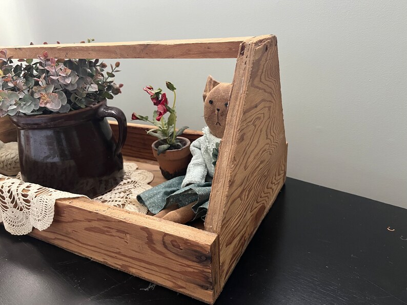 Primitive Wood Tote Box Farmhouse Caddy Handmade Chippy Paint Tote ...