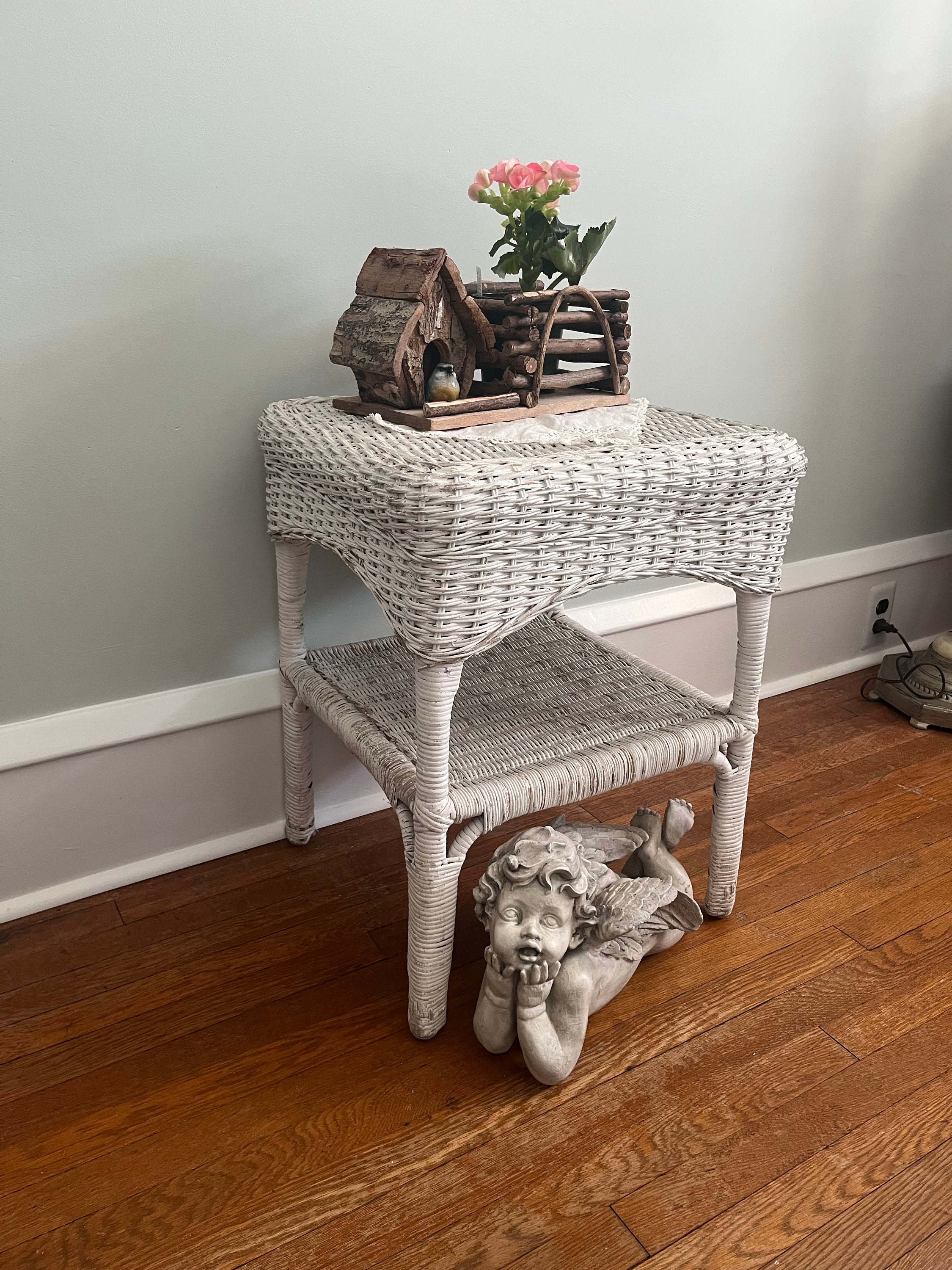 Vintage Wicker Side Table Porch Chippy Paint White Wicker Furniture ...