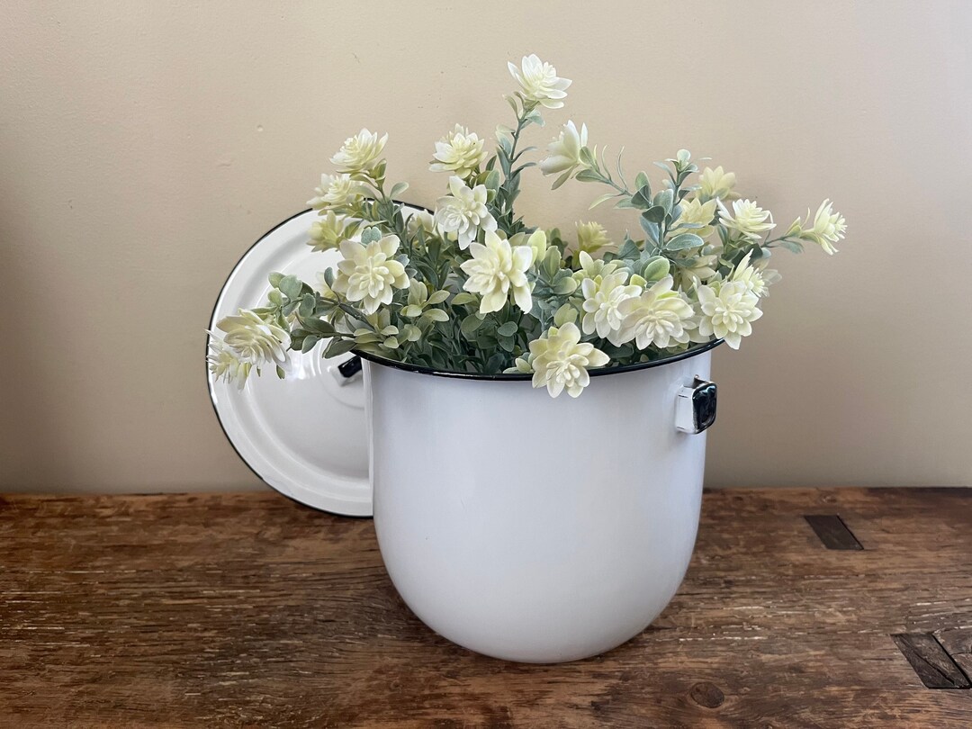 Enamel Stock Pot Primitive Garden White and Blue Enamel Pot Metal ...