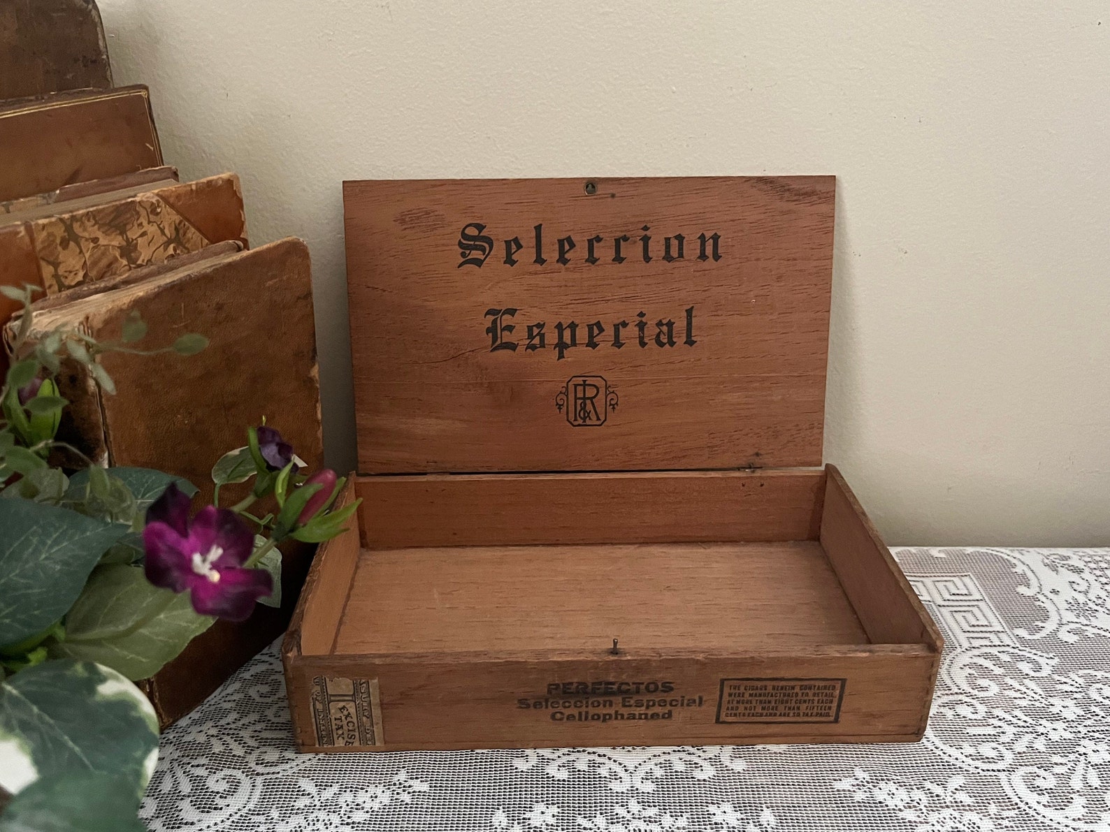 Antique Wood Cigar Box Empty - Early 1900s Wood Box - Infanzon ...