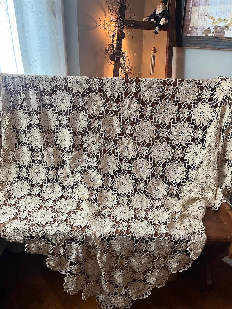 Vintage Crochet Tablecloth Bedspread Lace Throw Handmade Crochet ...