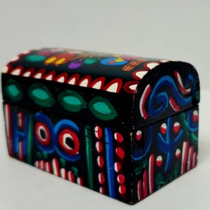 Vintage Handmade Hand Painted Wooden Peruvian Folk-art Trinket Box - Etsy