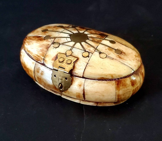 Vintage Brass Inlayed Camel Bone Trinket Box - Gem