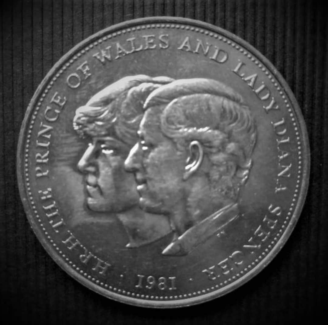 HRH Prince of Wales & Lady Diana Spencer Commemorative Coin 1981 Royal ...
