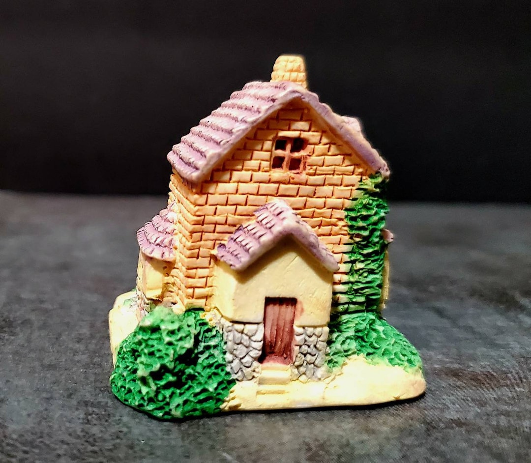 Vintage Collectible Miniature Houses/buildings Christmas Village ...