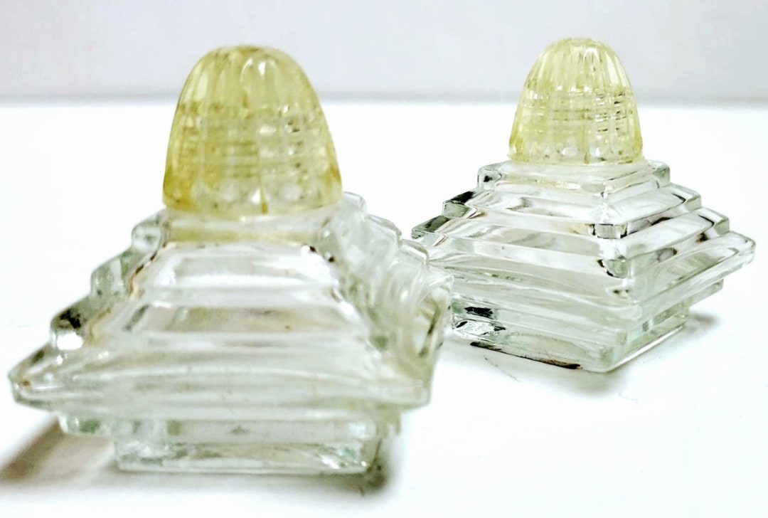 VINTAGE Art Deco Irving W. Rice & Company Mini Glass Pyramid Salt and ...
