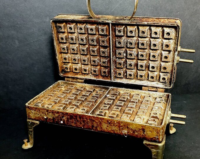 VINTAGE Double Waffle Iron Rare American Made Landers Frary & Clark USA ...
