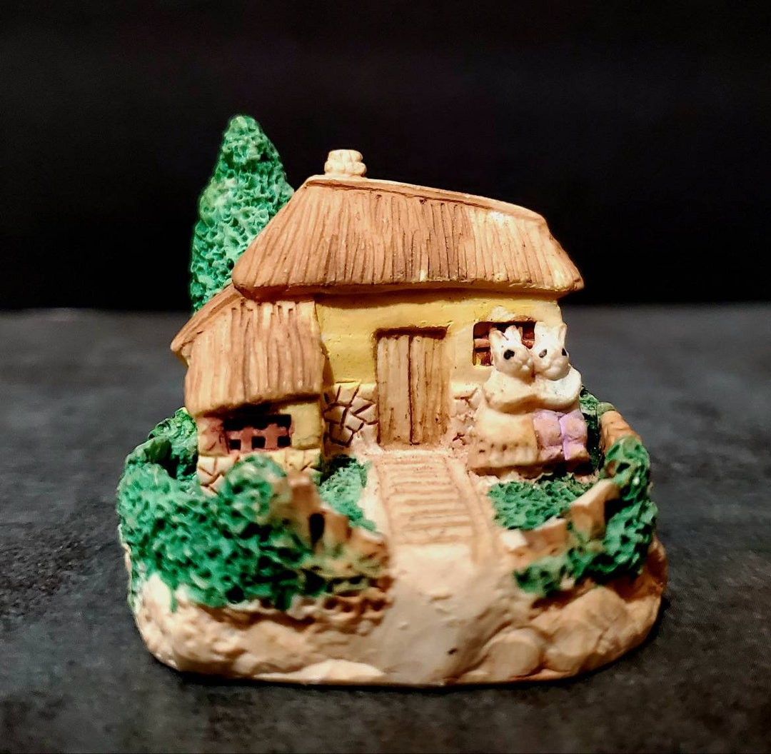 Vintage Bunny Rabbit Cottage Figurine - Etsy