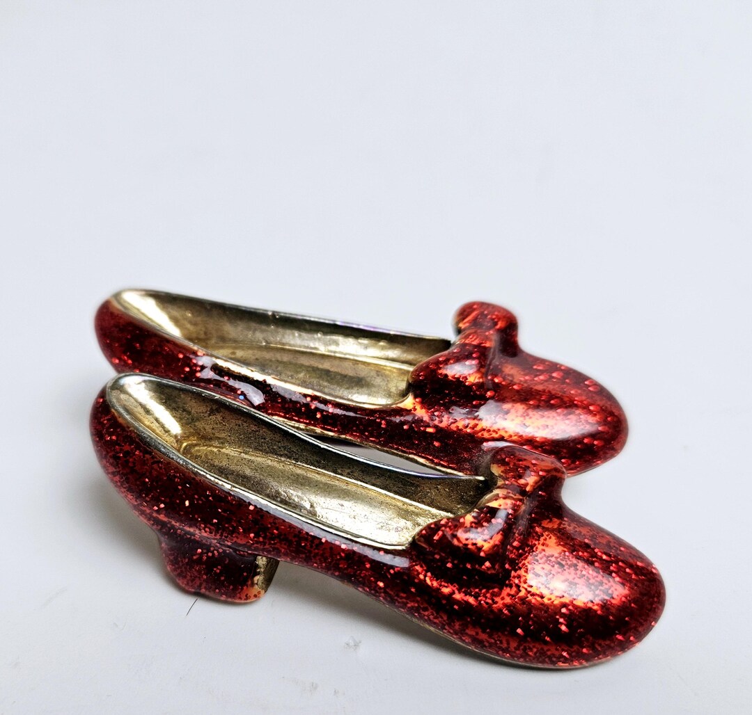 Vintage Ruby Red Slippers Pin Brooch Dorothy Gale Wizard of Oz Ruby Red ...