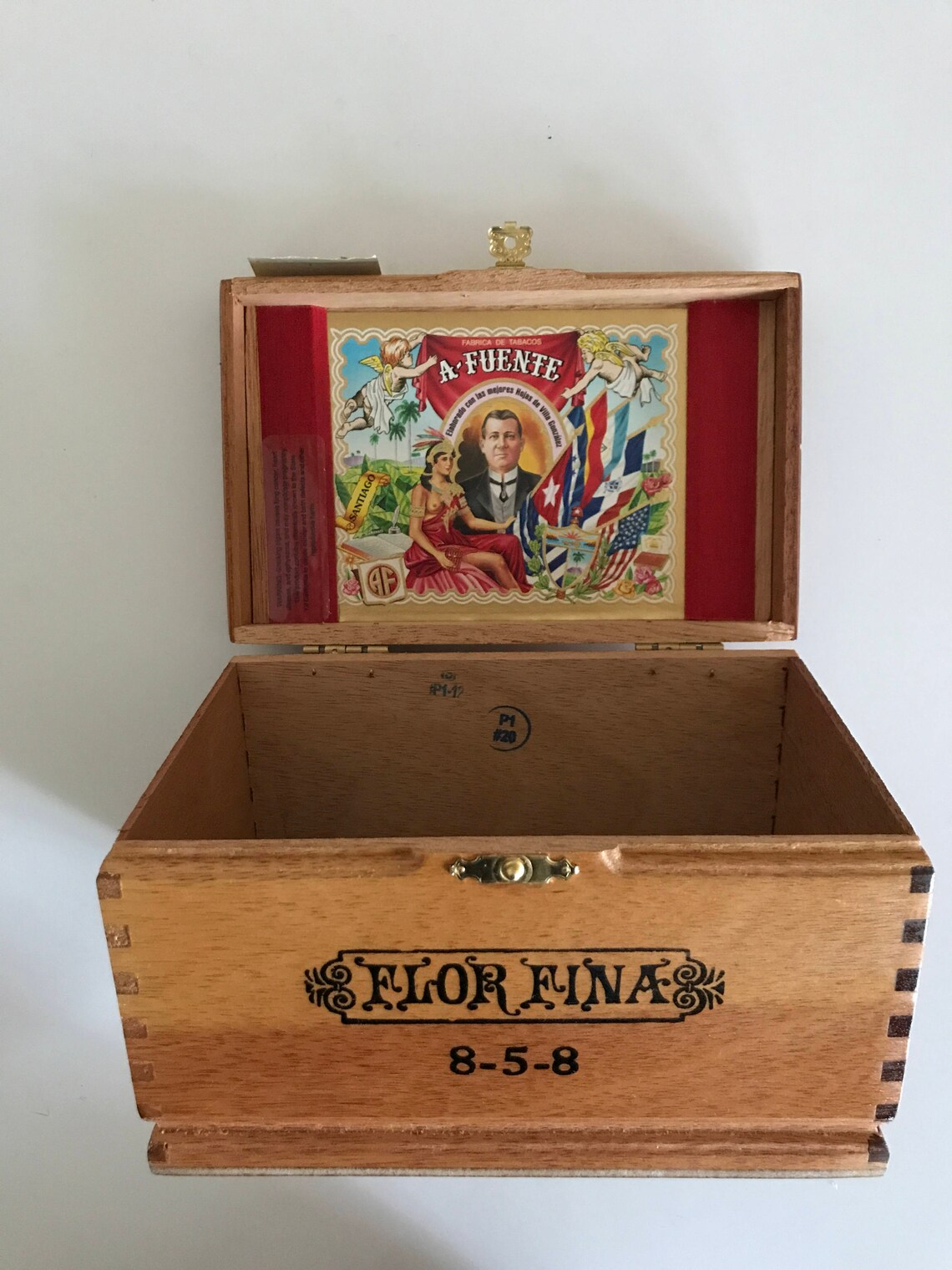 Wood Cigar Box Amazing Craftsmanship Stunning Interior - Etsy
