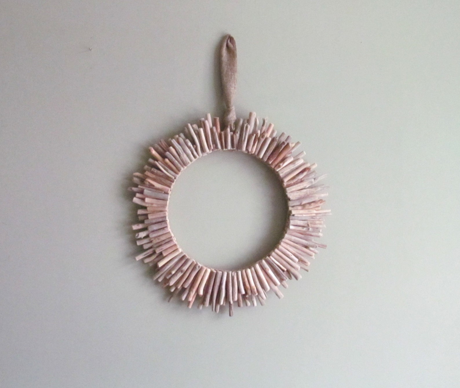 Bleached White Driftwood Wreath, Coastal Sunburst Decor (16 Inch) - Etsy