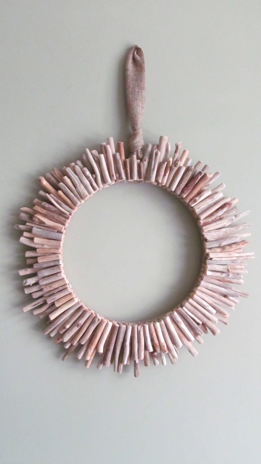 Bleached White Driftwood Wreath, Coastal Sunburst Decor (16 Inch) - Etsy