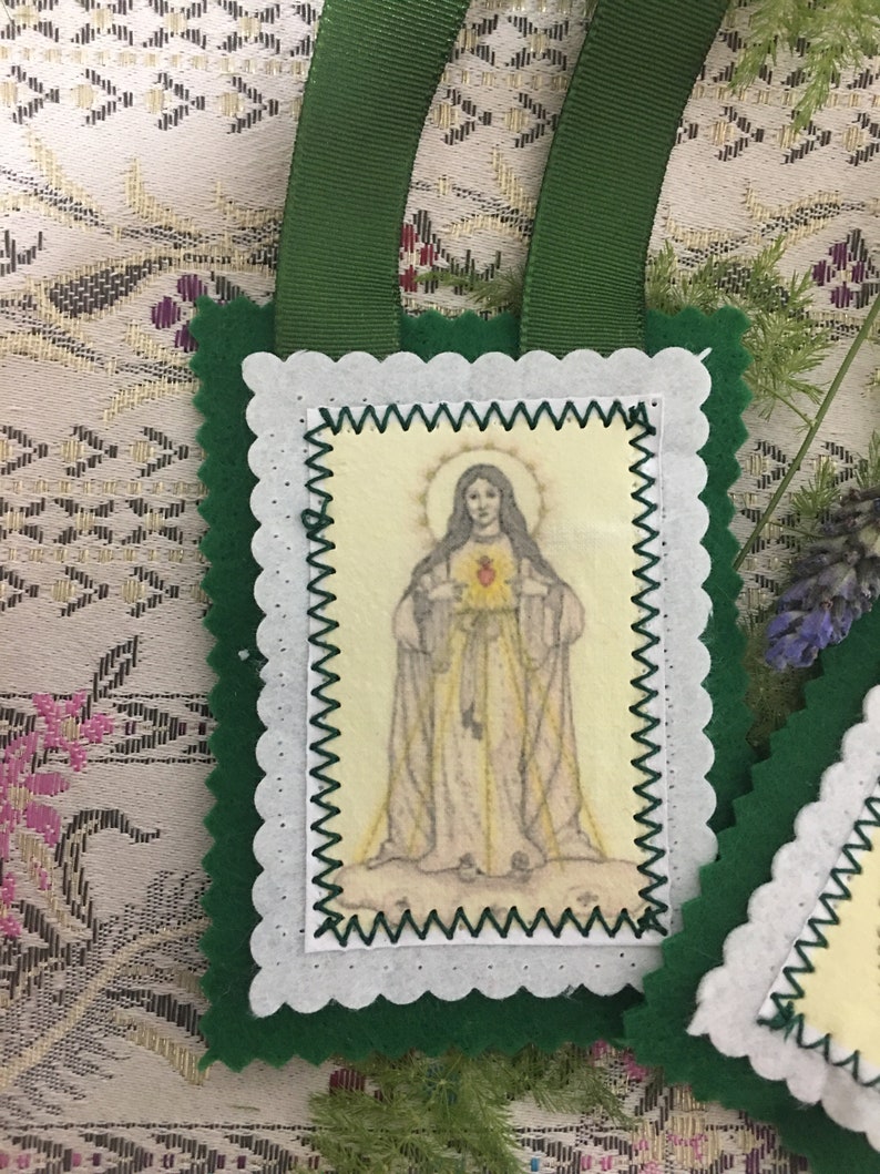 El Escapulario Verde. | Etsy